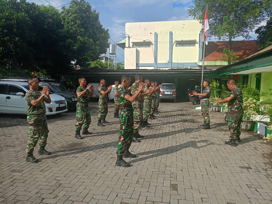 Koramil 0830/05 Tandes Latihkan Beladiri Taktis Dilanjutkan Jam ...