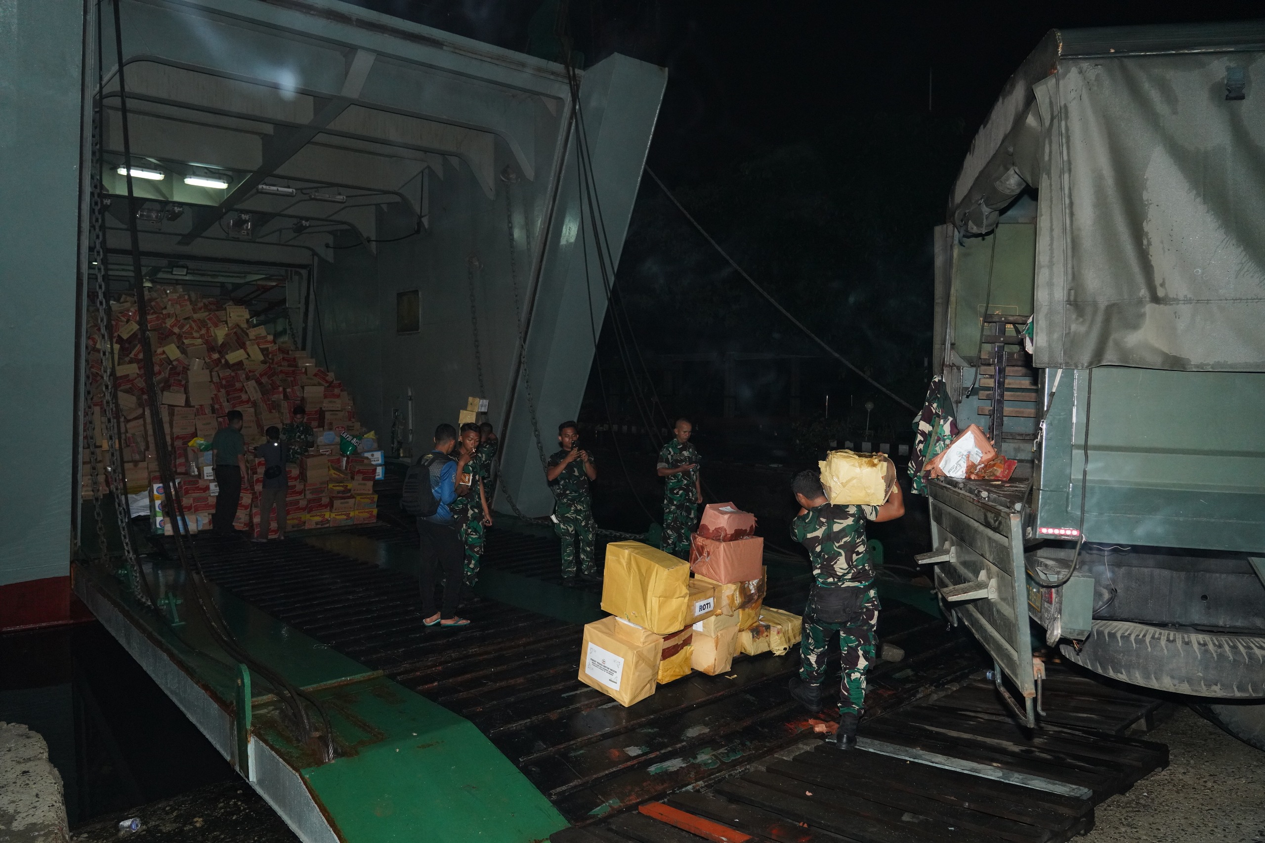 Lagi, TNI AD Berangkatkan Kapal ADRI LII, Angkut Jembatan Bailey dan ...